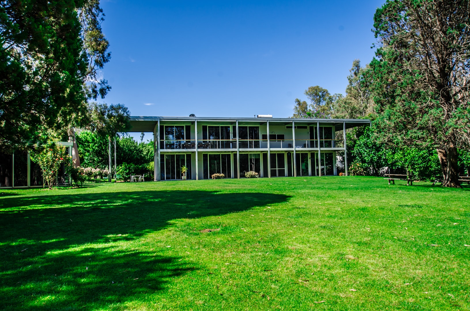 Cape Horn Vineyard & Riverside Bar – Wine Tasting Echuca
